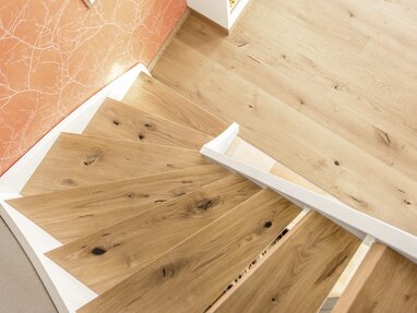 Stairs made to measure to match the floor
