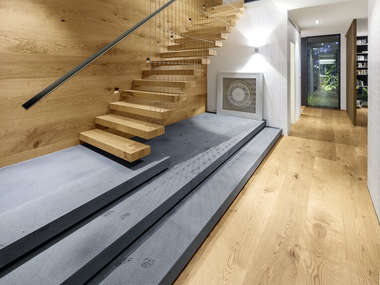 Stairs made to measure to match the floor