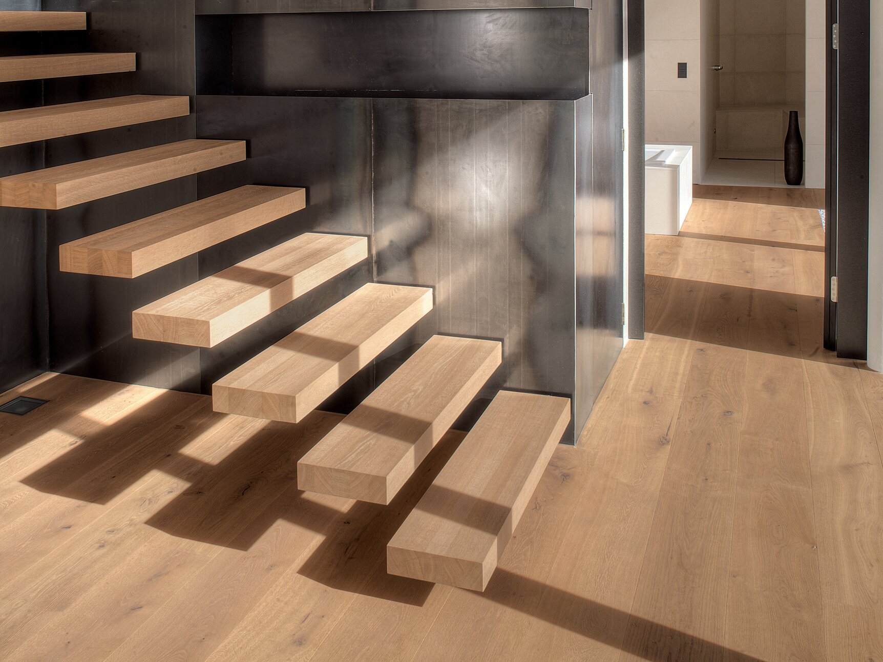 Stairs made to measure to match the floor