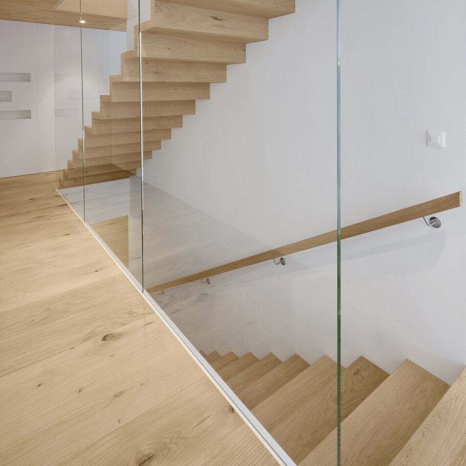 Stairs made to measure to match the floor