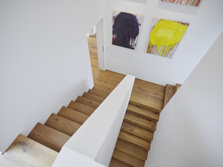 Stairs made to measure to match the floor
