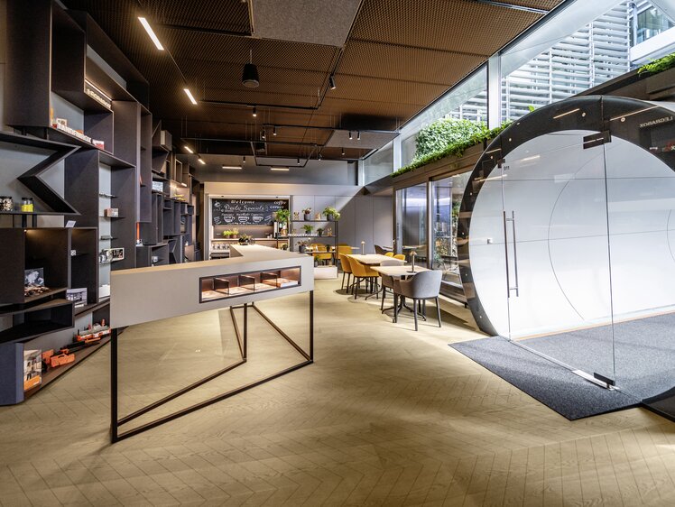 mafi Chevron parquet - room-opening with 60°