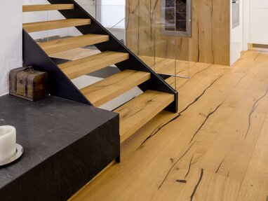Stairs made to measure to match the floor